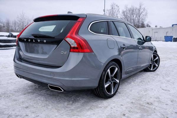 Pelēks Volvo V60 2017 Pakruojis, ar dzinēja tilpumu 1.97 L un nobraukumu 314 tūkst. km par 8500 €, foto 4 vietnē AUTOMOTO.COM.LV