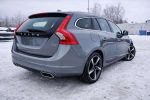 Grey Volvo V60 2017 in Pakruojis, with an engine capacity of 1.97 L and mileage of 314 thousand km for 8500 €, photo 4 on AUTOMOTO.COM.LV