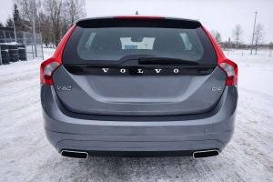 Grey Volvo V60 2017 in Pakruojis, with an engine capacity of 1.97 L and mileage of 314 thousand km for 8500 €, photo 5 on AUTOMOTO.COM.LV