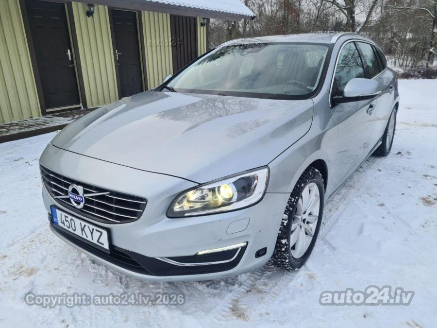 Pelēks Volvo V60 2017 Pelva, ar dzinēja tilpumu 2.40 L un nobraukumu 316 tūkst. km par 8900 €, foto 1 vietnē AUTOMOTO.COM.LV