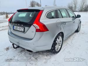 Pelēks Volvo V60 2017 Pelva, ar dzinēja tilpumu 2.40 L un nobraukumu 316 tūkst. km par 8900 €, foto 5 vietnē AUTOMOTO.COM.LV