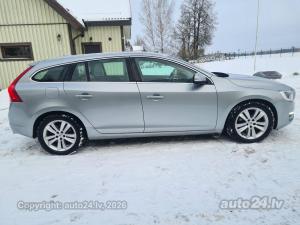 Pelēks Volvo V60 2017 Pelva, ar dzinēja tilpumu 2.40 L un nobraukumu 316 tūkst. km par 8900 €, foto 6 vietnē AUTOMOTO.COM.LV