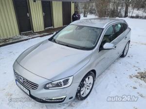 Pelēks Volvo V60 2017 Pelva, ar dzinēja tilpumu 2.40 L un nobraukumu 316 tūkst. km par 8900 €, foto 9 vietnē AUTOMOTO.COM.LV