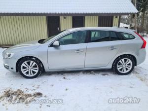 Pelēks Volvo V60 2017 Pelva, ar dzinēja tilpumu 2.40 L un nobraukumu 316 tūkst. km par 8900 €, foto 7 vietnē AUTOMOTO.COM.LV