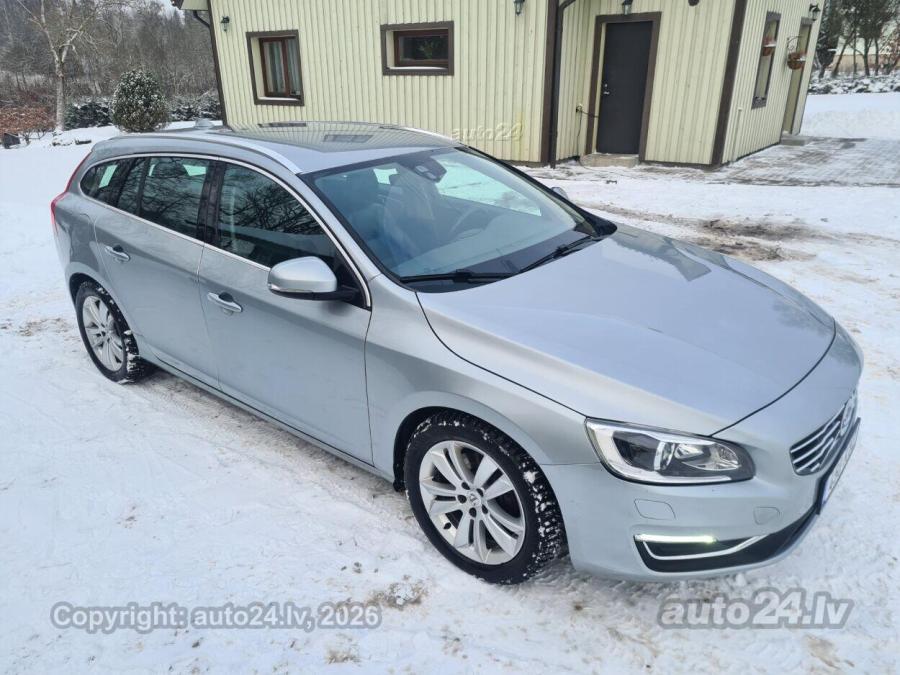 Pelēks Volvo V60 2017 Pelva, ar dzinēja tilpumu 2.40 L un nobraukumu 316 tūkst. km par 8900 €, foto 8 vietnē AUTOMOTO.COM.LV