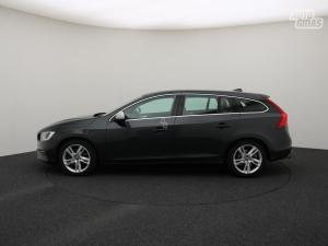 Grey Volvo V60 2017 in Vilnius, with an engine capacity of 2.00 L and mileage of 243 thousand km for 10199 €, photo 6 on AUTOMOTO.COM.LV