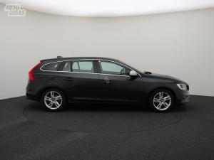 Grey Volvo V60 2017 in Vilnius, with an engine capacity of 2.00 L and mileage of 243 thousand km for 10199 €, photo 9 on AUTOMOTO.COM.LV