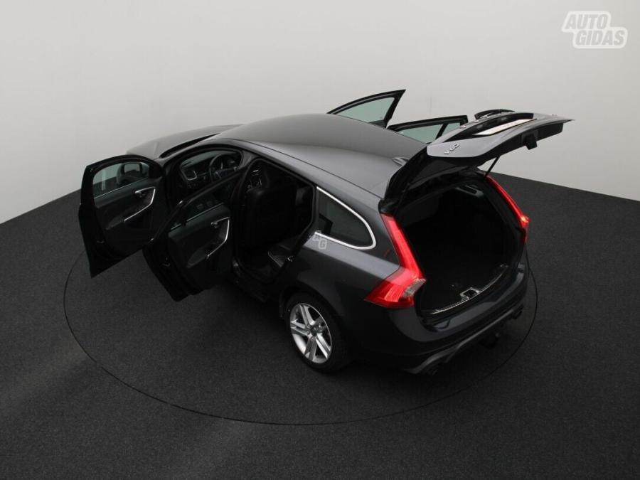 Grey Volvo V60 2017 in Vilnius, with an engine capacity of 2.00 L and mileage of 243 thousand km for 10199 €, photo 13 on AUTOMOTO.COM.LV