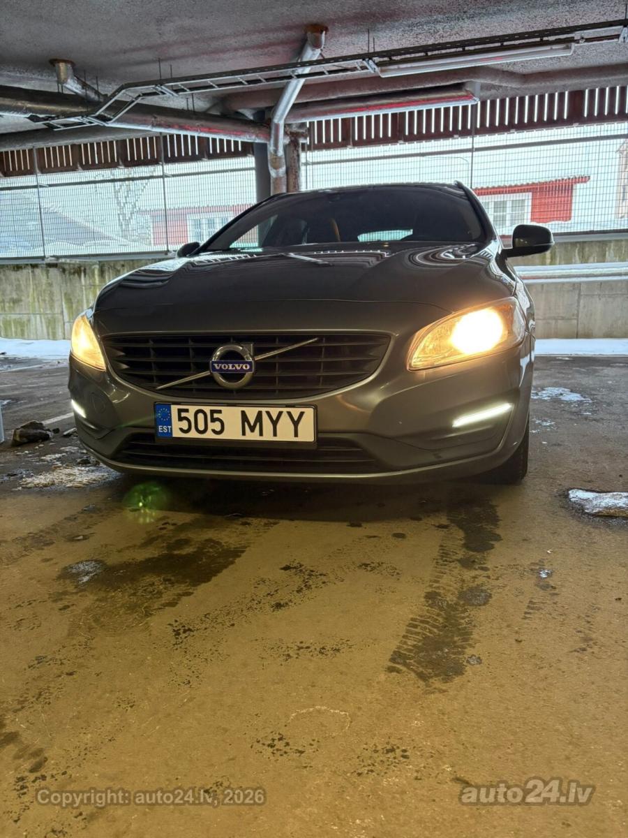 Pelēks Volvo V60 2017 Tallina, ar dzinēja tilpumu 2.00 L un nobraukumu 197 tūkst. km par 10990 €, foto 7 vietnē AUTOMOTO.COM.LV