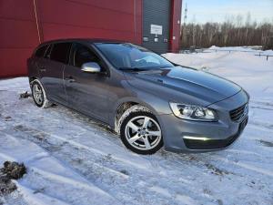 Pelēks Volvo V60 2017 Kauņa, ar dzinēja tilpumu 1.98 L un nobraukumu 198 tūkst. km par 6450 €, foto 4 vietnē AUTOMOTO.COM.LV