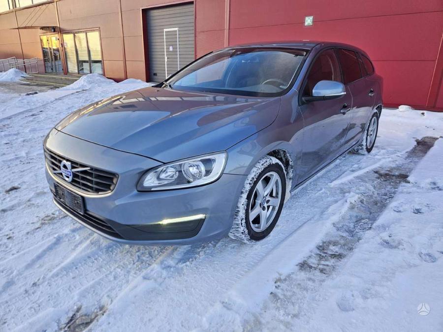 Pelēks Volvo V60 2017 Kauņa, ar dzinēja tilpumu 1.98 L un nobraukumu 198 tūkst. km par 6450 €, foto 7 vietnē AUTOMOTO.COM.LV