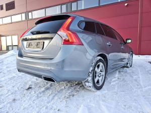 Pelēks Volvo V60 2017 Kauņa, ar dzinēja tilpumu 1.98 L un nobraukumu 198 tūkst. km par 6450 €, foto 17 vietnē AUTOMOTO.COM.LV