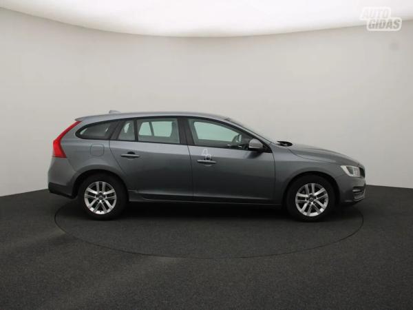 Grey Volvo V60 2017 in Vilnius, with an engine capacity of 2.00 L and mileage of 159 thousand km for 11499 €, photo 9 on AUTOMOTO.COM.LV