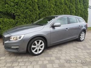 Grey Volvo V60 2017 in Paide, with an engine capacity of 2.00 L and mileage of 204 thousand km for 9990 €, photo  on AUTOMOTO.COM.LV