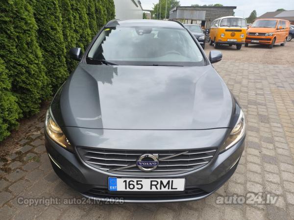 Grey Volvo V60 2017 in Paide, with an engine capacity of 2.00 L and mileage of 204 thousand km for 9990 €, photo 2 on AUTOMOTO.COM.LV