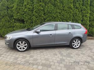 Grey Volvo V60 2017 in Paide, with an engine capacity of 2.00 L and mileage of 204 thousand km for 9990 €, photo 4 on AUTOMOTO.COM.LV