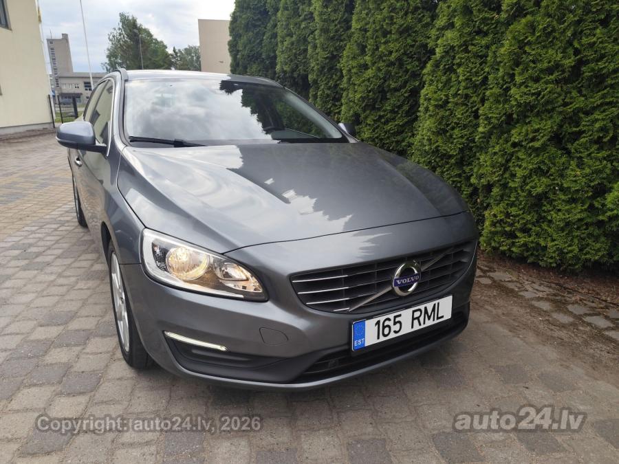 Grey Volvo V60 2017 in Paide, with an engine capacity of 2.00 L and mileage of 204 thousand km for 9990 €, photo 10 on AUTOMOTO.COM.LV