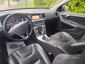 Grey Volvo V60 2017 in Paide, with an engine capacity of 2.00 L and mileage of 204 thousand km for 9990 €, photo 14 on AUTOMOTO.COM.LV