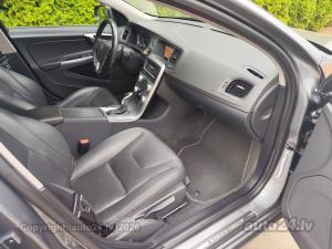 Grey Volvo V60 2017 in Paide, with an engine capacity of 2.00 L and mileage of 204 thousand km for 9990 €, photo 18 on AUTOMOTO.COM.LV