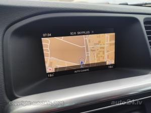 Grey Volvo V60 2017 in Paide, with an engine capacity of 2.00 L and mileage of 204 thousand km for 9990 €, photo 21 on AUTOMOTO.COM.LV
