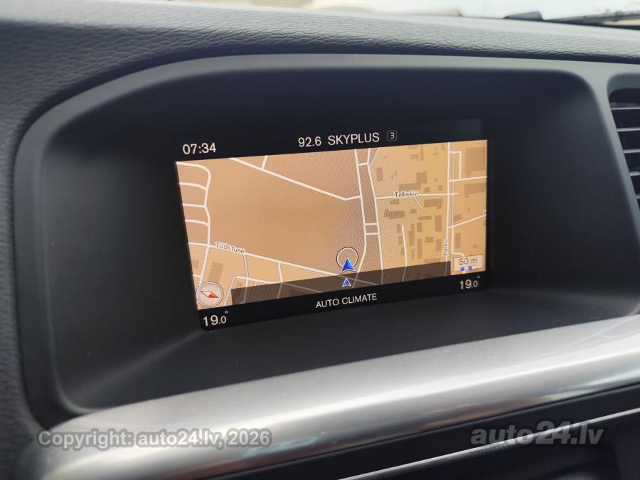 Grey Volvo V60 2017 in Paide, with an engine capacity of 2.00 L and mileage of 204 thousand km for 9990 €, photo 21 on AUTOMOTO.COM.LV