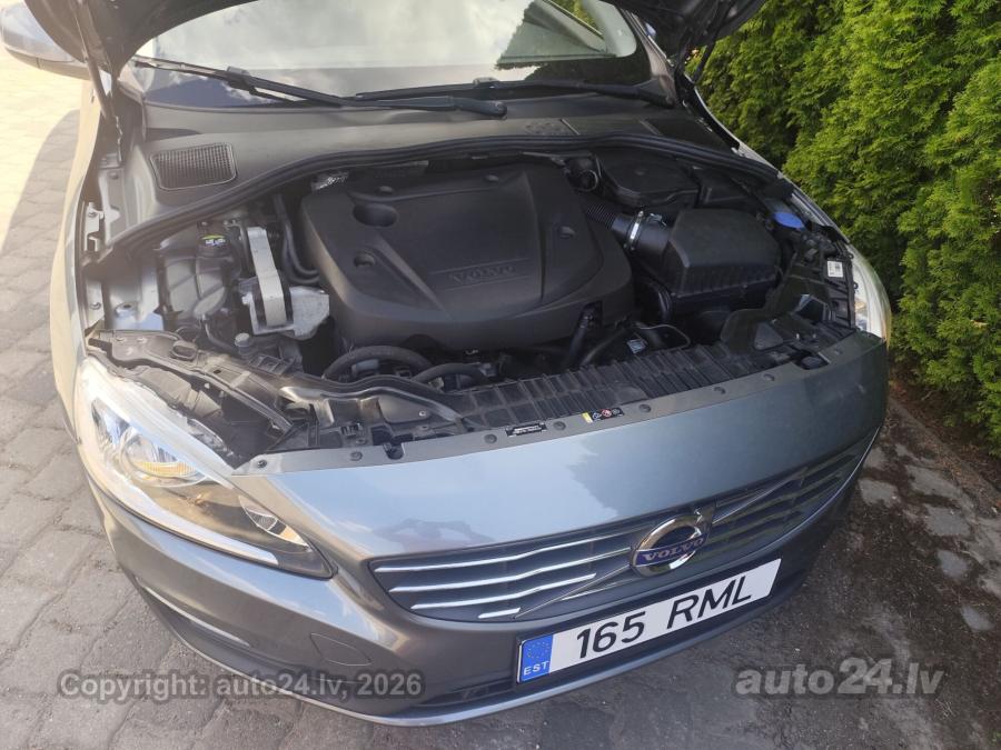 Grey Volvo V60 2017 in Paide, with an engine capacity of 2.00 L and mileage of 204 thousand km for 9990 €, photo 28 on AUTOMOTO.COM.LV