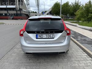 Серый Вольво B60 2017 в Рига, объемом двигателя 2.40 л и пробегом 145 тыс. км за 9900 €, фото 7 на AUTOMOTO.COM.LV