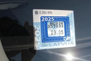 Grey Volvo V60 2017 in Riga, with an engine capacity of 2.00 L and mileage of 190 thousand km for 8500 €, photo 6 on AUTOMOTO.COM.LV