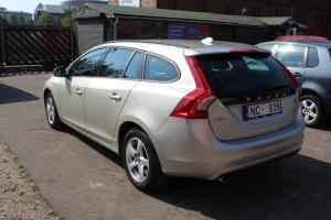Grey Volvo V60 2017 in Riga, with an engine capacity of 2.00 L and mileage of 190 thousand km for 8500 €, photo 12 on AUTOMOTO.COM.LV