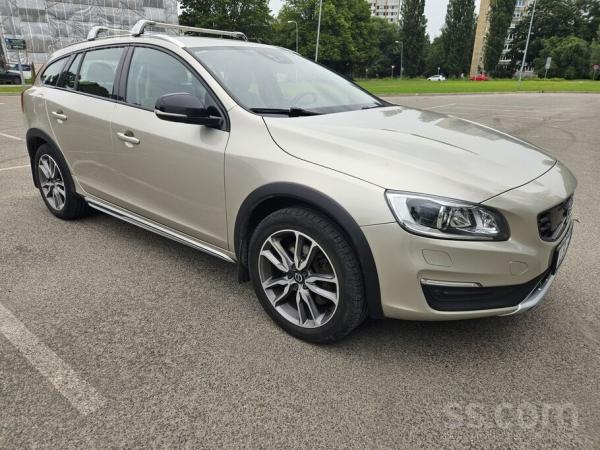 Pelēks Volvo V60 2017 Rīga, ar dzinēja tilpumu 2.00 L un nobraukumu 148 tūkst. km par 14500 €, foto 1 vietnē AUTOMOTO.COM.LV