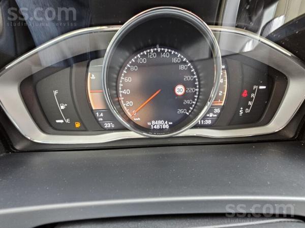 Pelēks Volvo V60 2017 Rīga, ar dzinēja tilpumu 2.00 L un nobraukumu 148 tūkst. km par 14500 €, foto 9 vietnē AUTOMOTO.COM.LV