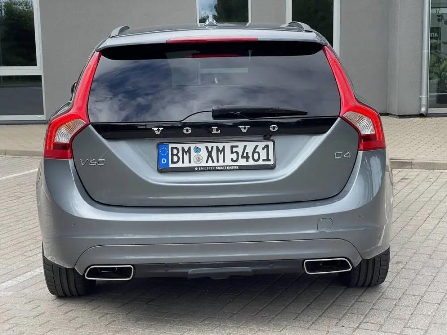 Grey Volvo V60 2017 in Jurmala, with an engine capacity of 2.00 L and mileage of 232 thousand km for 8250 €, photo 5 on AUTOMOTO.COM.LV