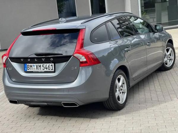 Grey Volvo V60 2017 in Jurmala, with an engine capacity of 2.00 L and mileage of 232 thousand km for 8250 €, photo 6 on AUTOMOTO.COM.LV
