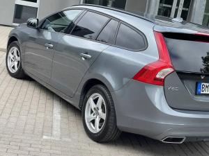 Grey Volvo V60 2017 in Jurmala, with an engine capacity of 2.00 L and mileage of 232 thousand km for 8250 €, photo 8 on AUTOMOTO.COM.LV