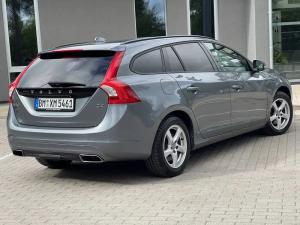 Grey Volvo V60 2017 in Jurmala, with an engine capacity of 2.00 L and mileage of 232 thousand km for 8250 €, photo 12 on AUTOMOTO.COM.LV