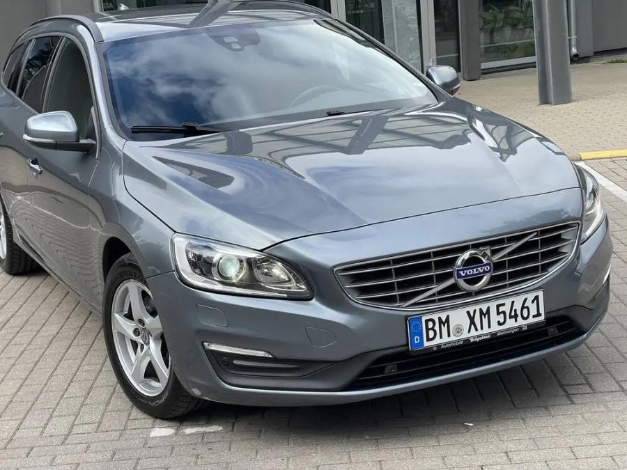 Grey Volvo V60 2017 in Jurmala, with an engine capacity of 2.00 L and mileage of 232 thousand km for 8250 €, photo 17 on AUTOMOTO.COM.LV