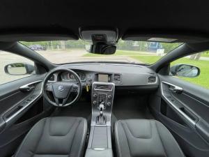 Grey Volvo V60 2017 in Jurmala, with an engine capacity of 2.00 L and mileage of 232 thousand km for 8250 €, photo 30 on AUTOMOTO.COM.LV