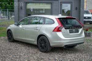 Grey Volvo V60 2017 in Liepaja, with an engine capacity of 2.00 L and mileage of 114 thousand km for 9500 €, photo 4 on AUTOMOTO.COM.LV
