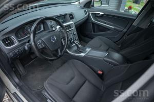 Grey Volvo V60 2017 in Liepaja, with an engine capacity of 2.00 L and mileage of 114 thousand km for 9500 €, photo 8 on AUTOMOTO.COM.LV