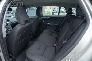 Grey Volvo V60 2017 in Liepaja, with an engine capacity of 2.00 L and mileage of 114 thousand km for 9500 €, photo 9 on AUTOMOTO.COM.LV