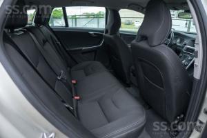 Grey Volvo V60 2017 in Liepaja, with an engine capacity of 2.00 L and mileage of 114 thousand km for 9500 €, photo 11 on AUTOMOTO.COM.LV