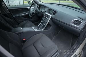 Grey Volvo V60 2017 in Liepaja, with an engine capacity of 2.00 L and mileage of 114 thousand km for 9500 €, photo 12 on AUTOMOTO.COM.LV
