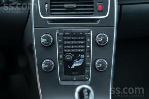 Grey Volvo V60 2017 in Liepaja, with an engine capacity of 2.00 L and mileage of 114 thousand km for 9500 €, photo 15 on AUTOMOTO.COM.LV