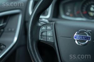 Grey Volvo V60 2017 in Liepaja, with an engine capacity of 2.00 L and mileage of 114 thousand km for 9500 €, photo 17 on AUTOMOTO.COM.LV