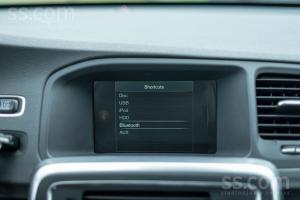 Grey Volvo V60 2017 in Liepaja, with an engine capacity of 2.00 L and mileage of 114 thousand km for 9500 €, photo 22 on AUTOMOTO.COM.LV