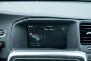 Grey Volvo V60 2017 in Liepaja, with an engine capacity of 2.00 L and mileage of 114 thousand km for 9500 €, photo 23 on AUTOMOTO.COM.LV