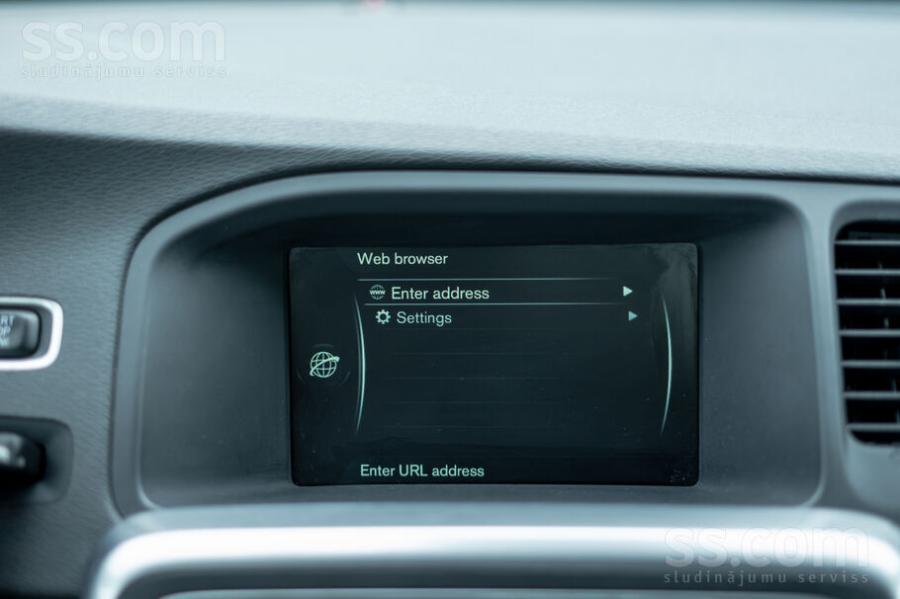 Grey Volvo V60 2017 in Liepaja, with an engine capacity of 2.00 L and mileage of 114 thousand km for 9500 €, photo 24 on AUTOMOTO.COM.LV