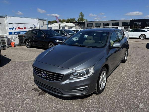 Pelēks Volvo V60 2017 Kauņa, ar dzinēja tilpumu 1.97 L un nobraukumu 197 tūkst. km par 8900 €, foto 1 vietnē AUTOMOTO.COM.LV