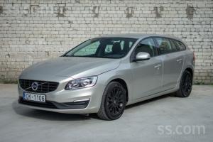Pelēks Volvo V60 2017 Liepāja, ar dzinēja tilpumu 2.00 L un nobraukumu 120 tūkst. km par 8900 €, foto  vietnē AUTOMOTO.COM.LV