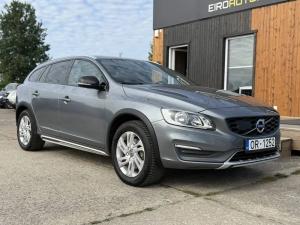 Grey Volvo V60 2017 in Riga, with an engine capacity of 2.00 L and mileage of 166 thousand km for 10900 €, photo  on AUTOMOTO.COM.LV